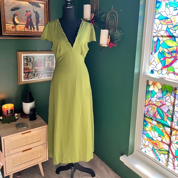 Dresses | The Green Ruched Trim Poet Sleeve Midi Dress With Tie | Poshmark